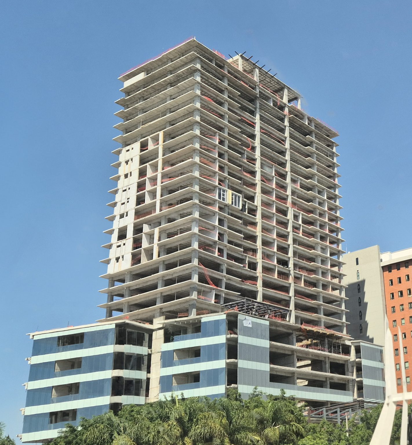 Anteus Constructora - Soluciones Constructivas • Estructura de concreto. • 6 sótanos: 40,262.74 ...